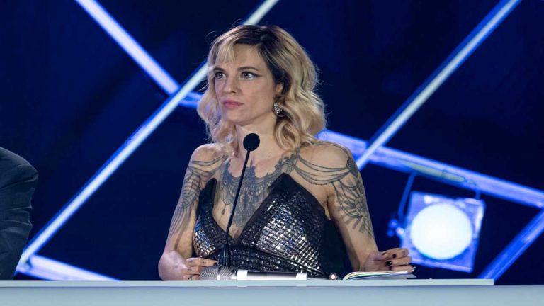 Asia Argento si mostra nuda, la motivazione è tutta speciale - FOTO